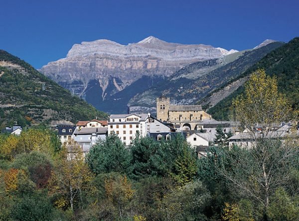Broto | Huesca | Alojamiento | Qué hacer | Casa Rural Oros